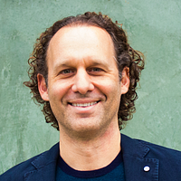 Jonathan Raymond – Medium