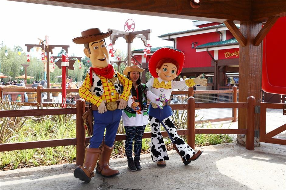 Zui chơi banh nóc ở CÔNG VIÊN TOY STORY HOT NHƯ PHIM sắp mở cửa | Bài ...