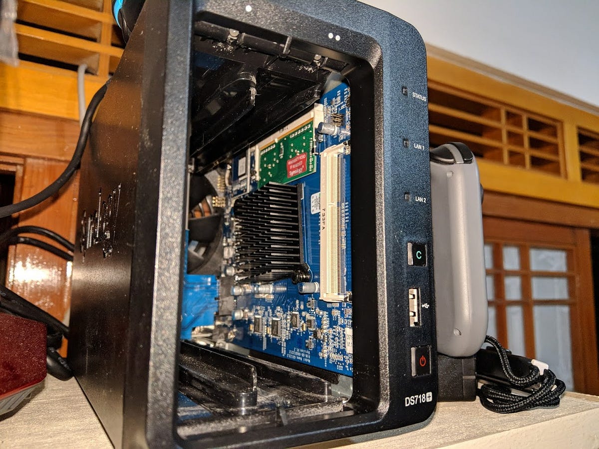 超簡單！Synology DS 718+自行加裝記憶體 – Lion – Medium
