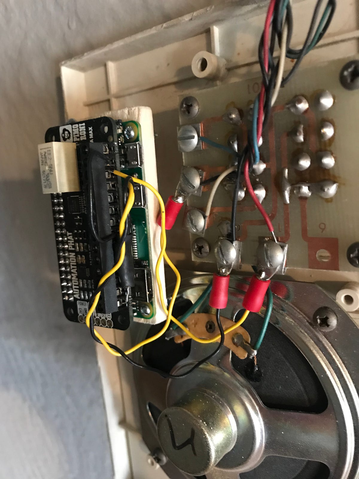 Siri controlled 1970s Intercom Door – Dirigible – Medium