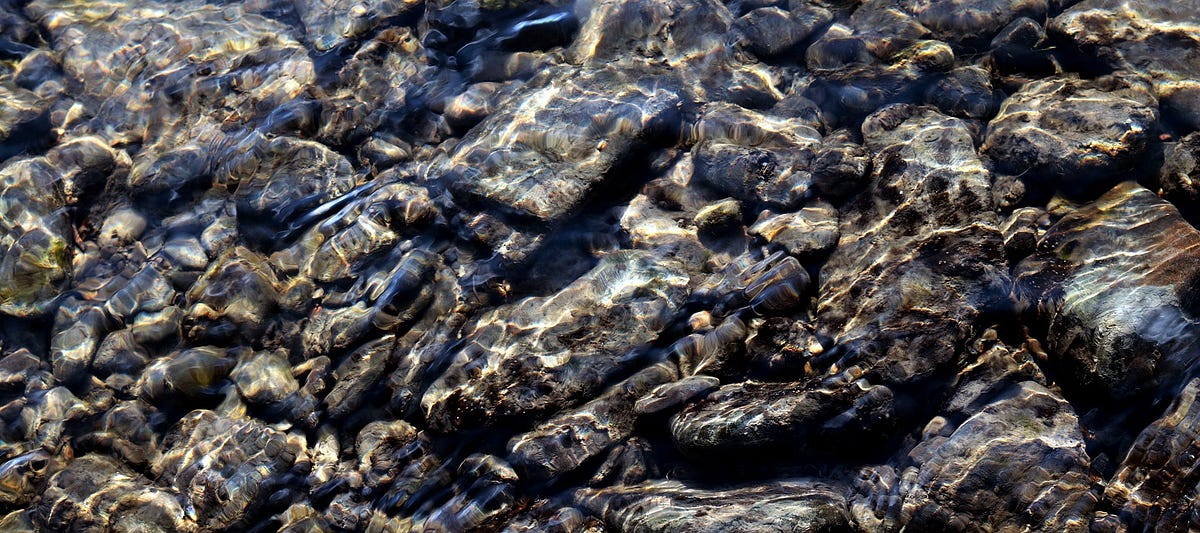 Piedras en el rio - Medium
