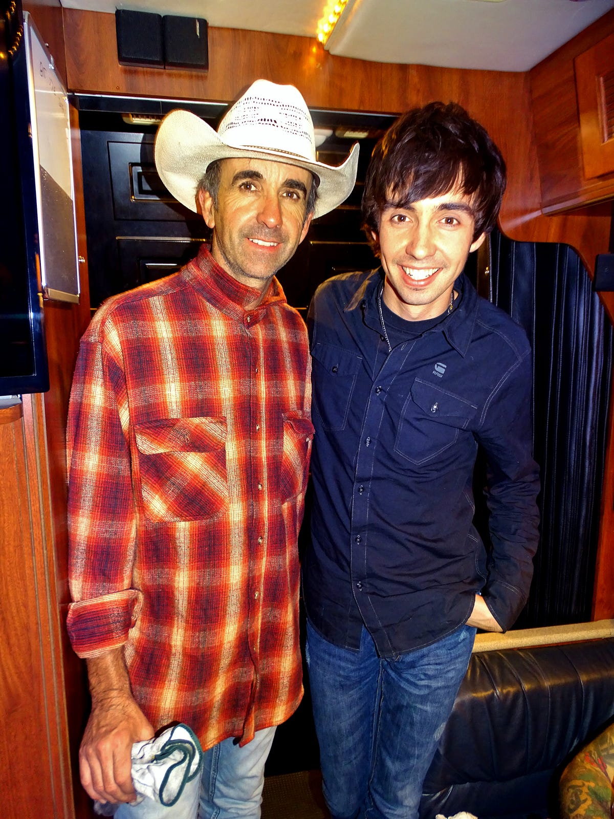 A brand new day with ‘I Didn’t Wake Up This Morning’ songsmith Mo Pitney