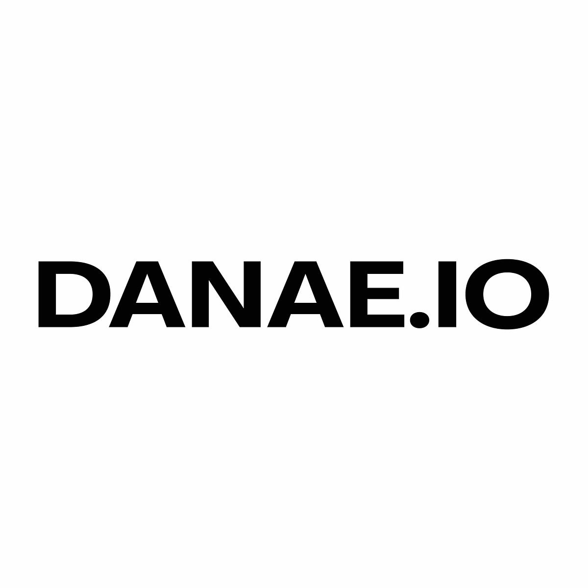 Portraits – DANAE.IO – Medium
