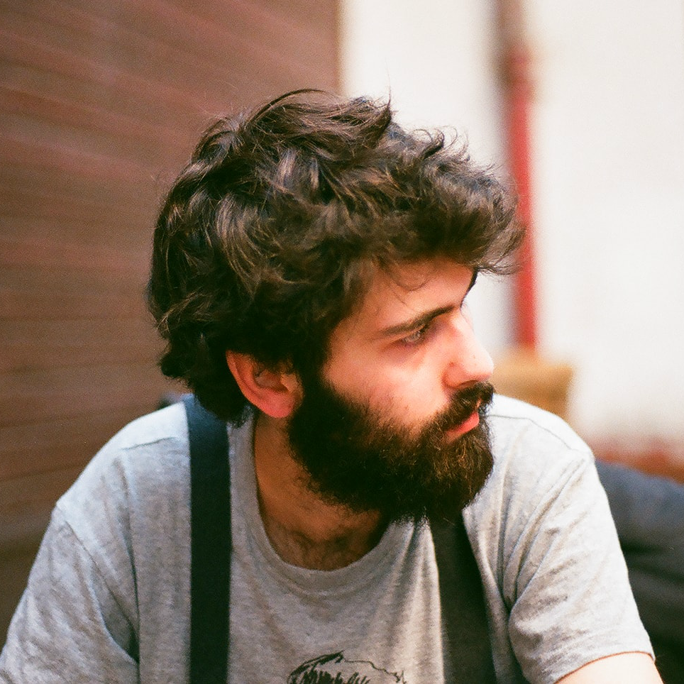 Misterious Lively Alejandro - Medium