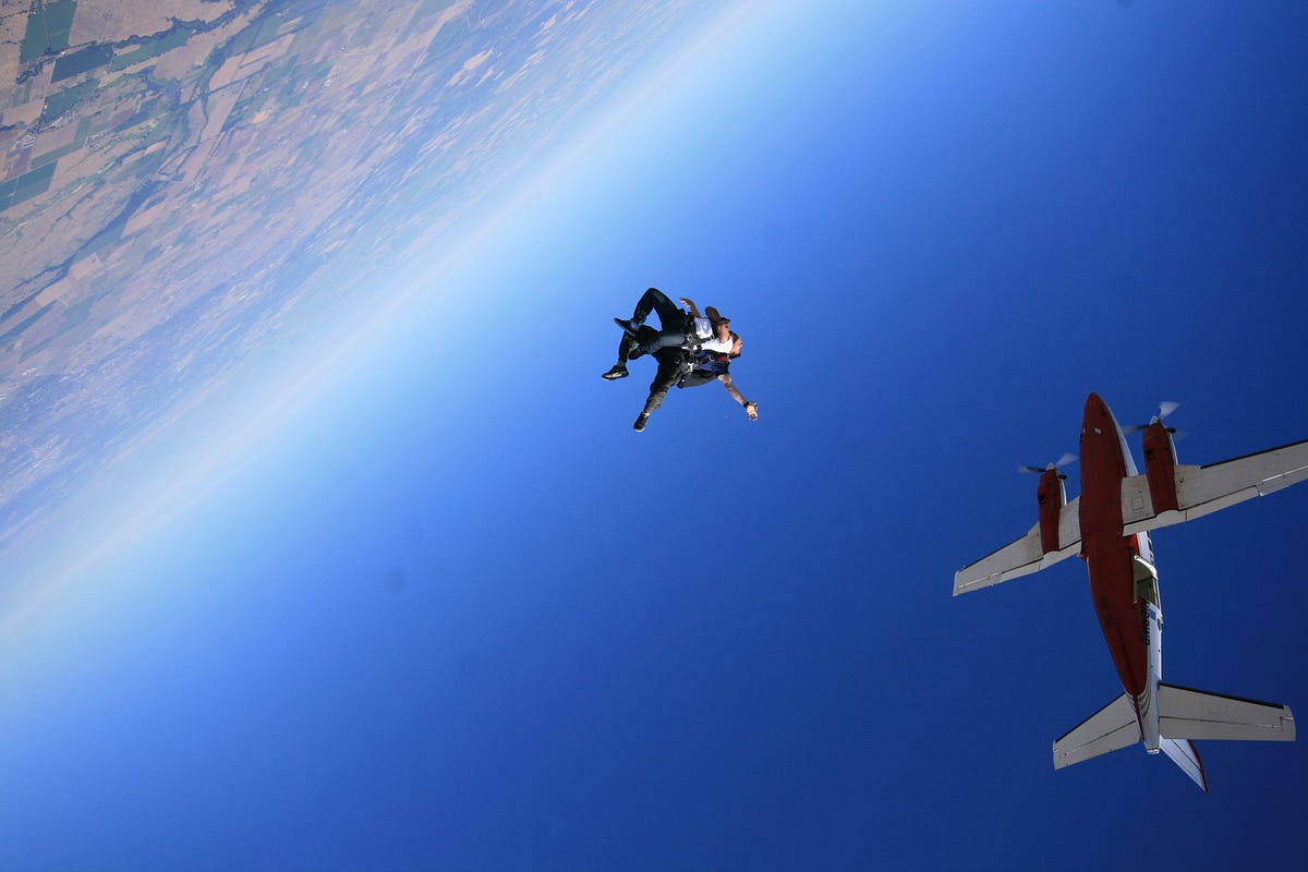 Falling from the sky – Looking Up – Medium