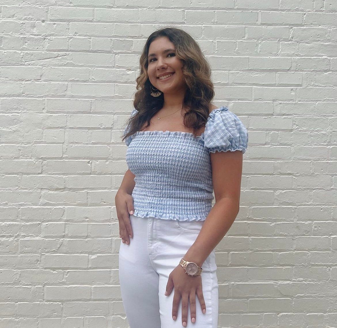 Alexandra Lewis – Medium