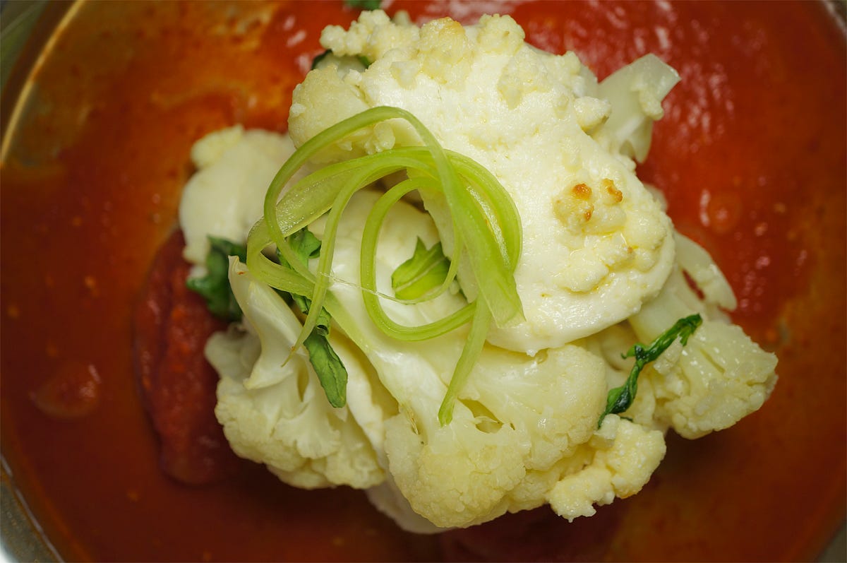 Coliflor horneada con queso y hojas – Mentiras Gourmet – Medium