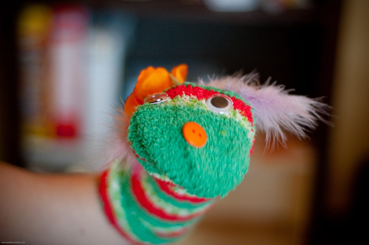 Sockpuppets and Spambots: How states manipulate social networks