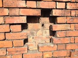 The Loose Brick – Medium