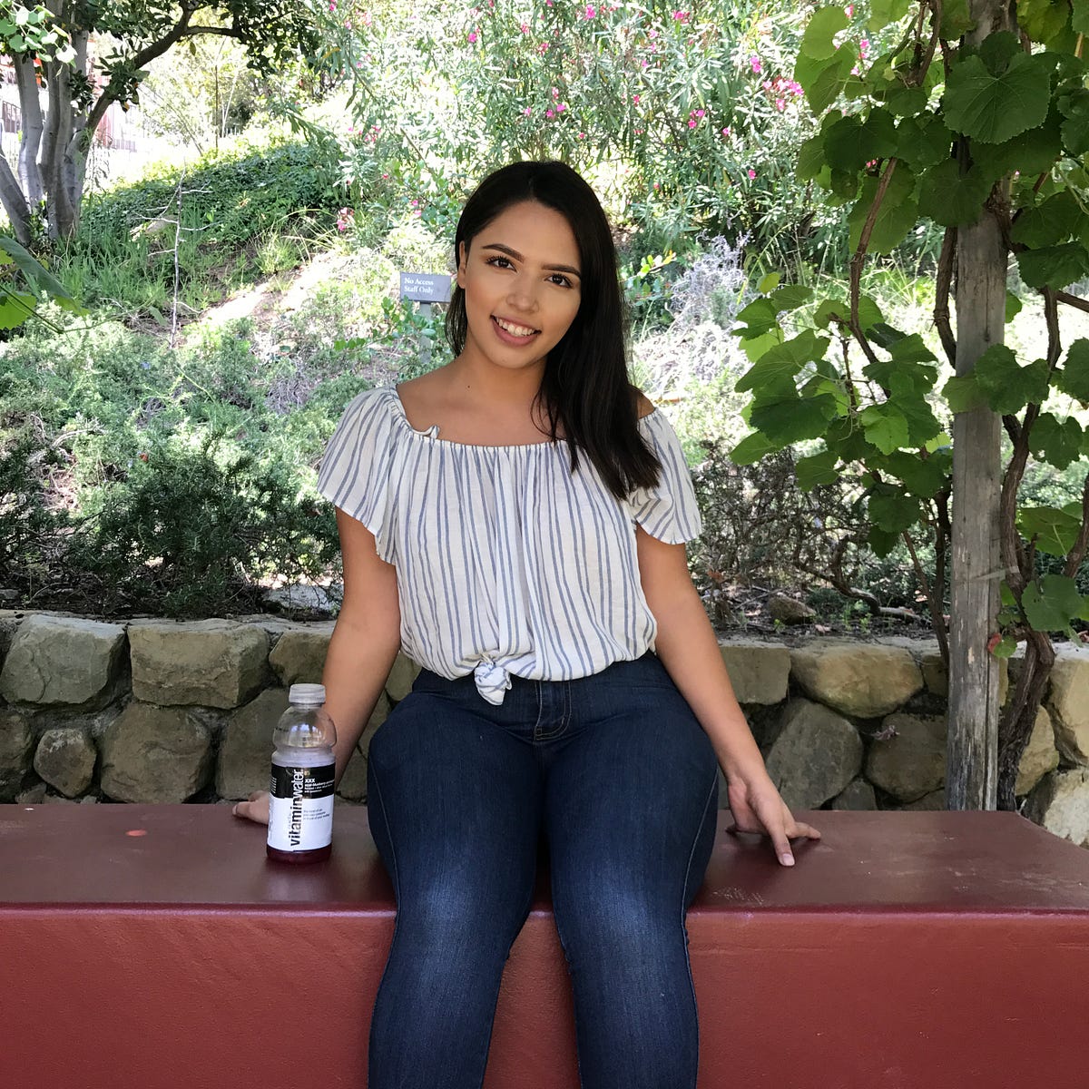 leslie rojas - Medium