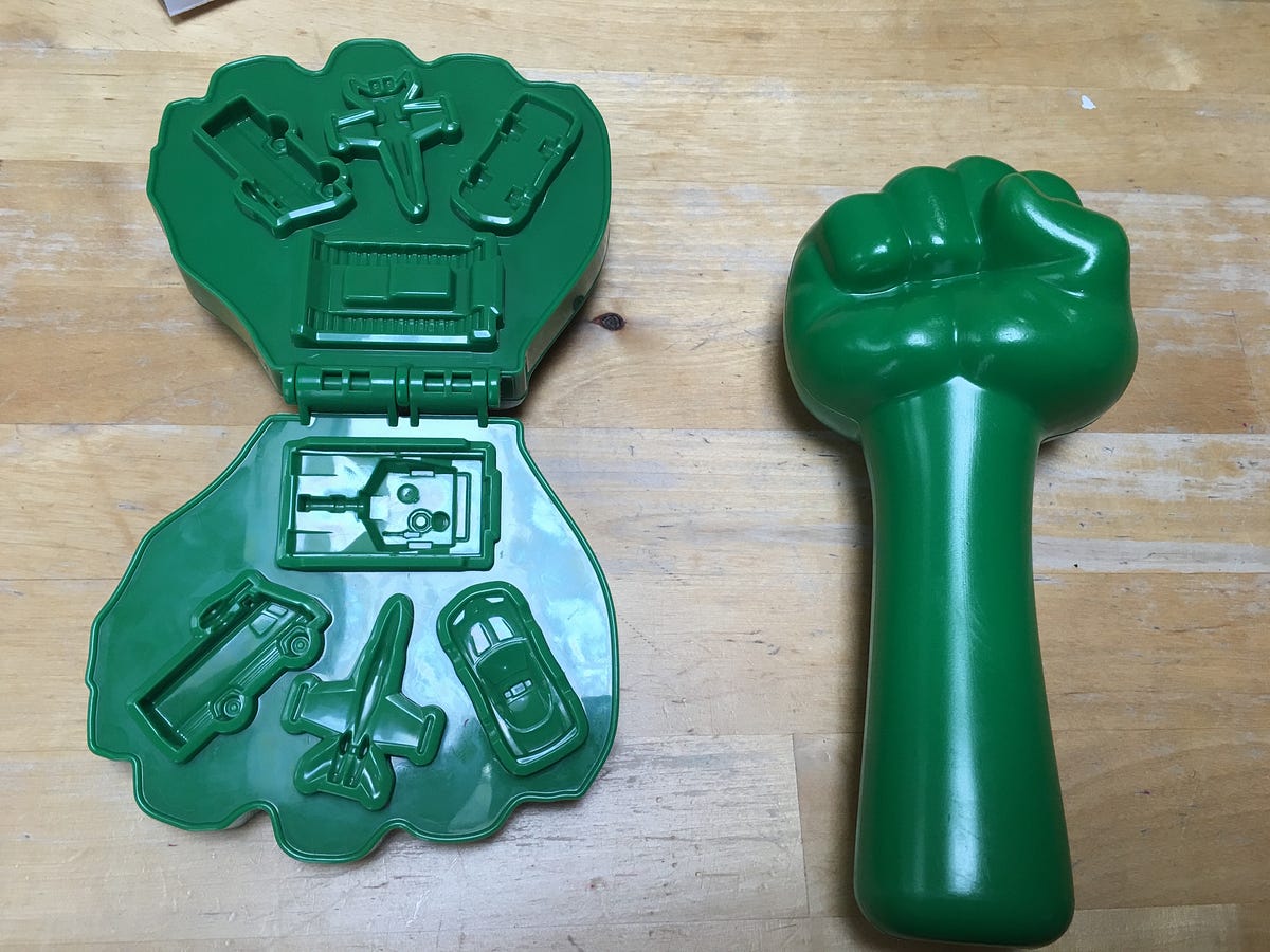 Hulk Smash Board Game – Cards and Cardboard – Medium
