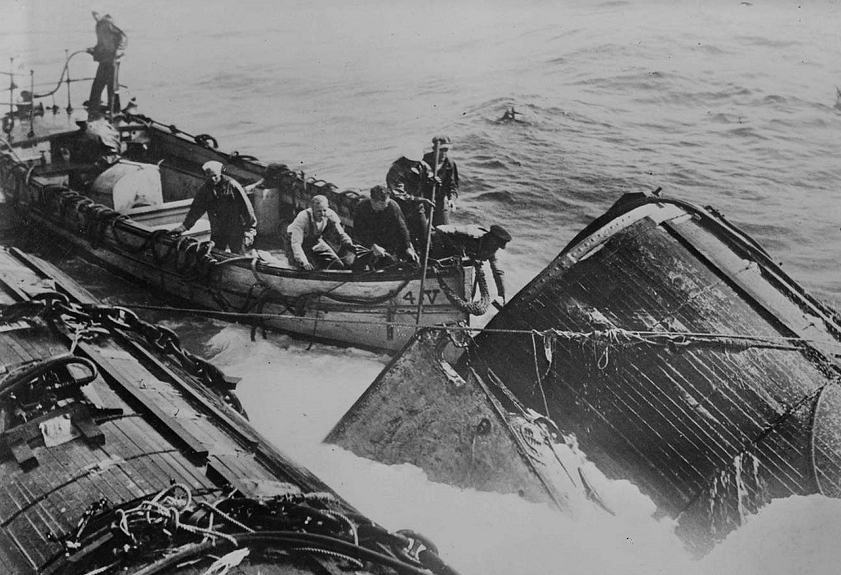 Raising the Sunken Submarine ‘S-51’ Was One Terrifying Job