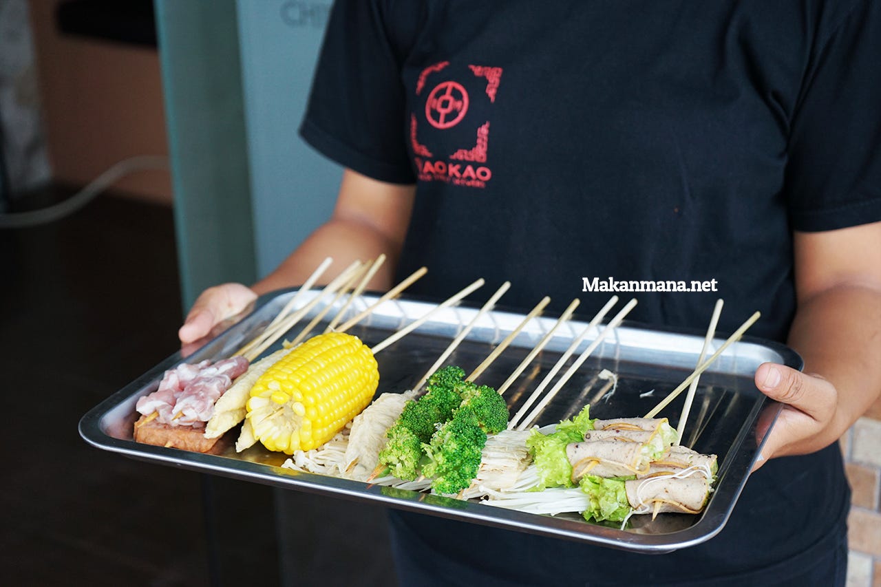 SHAO KAO — The popular Chinese skewers street food in China