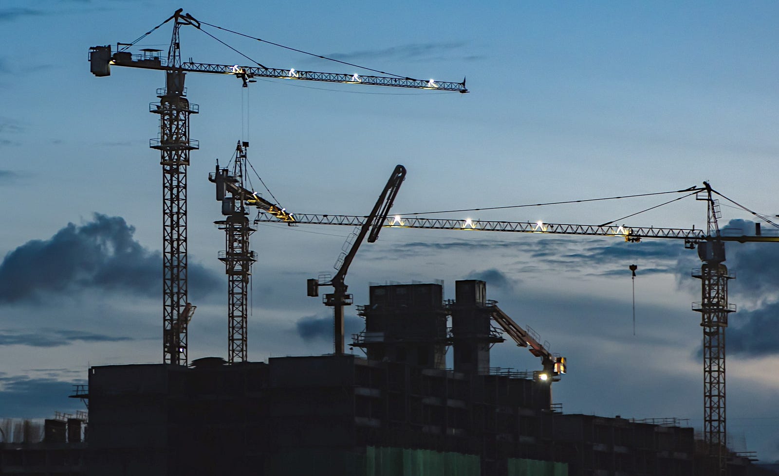 The outbreak of COVID-19, which started in Wuhan China a year ago, has ...