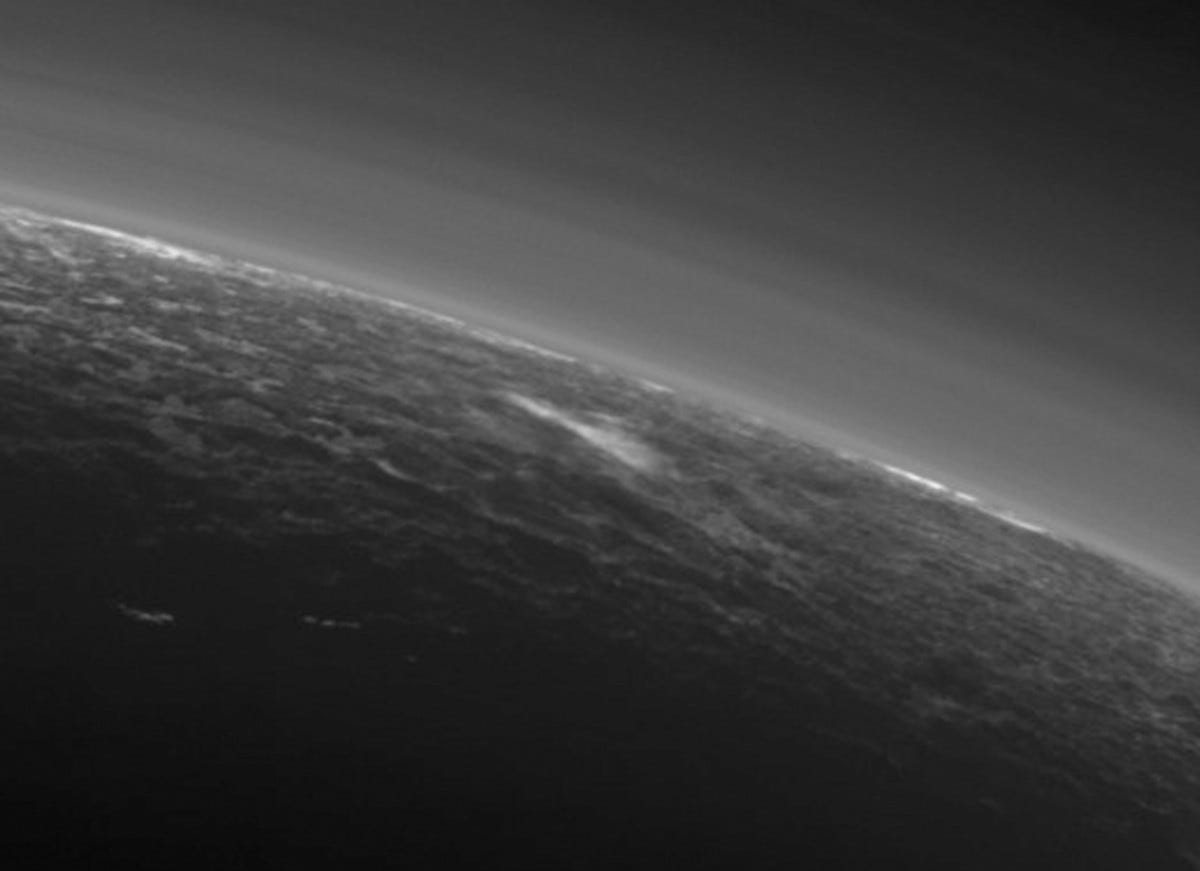 Fly over NASA’s greatest ever view of Pluto – Starts With A Bang! – Medium
