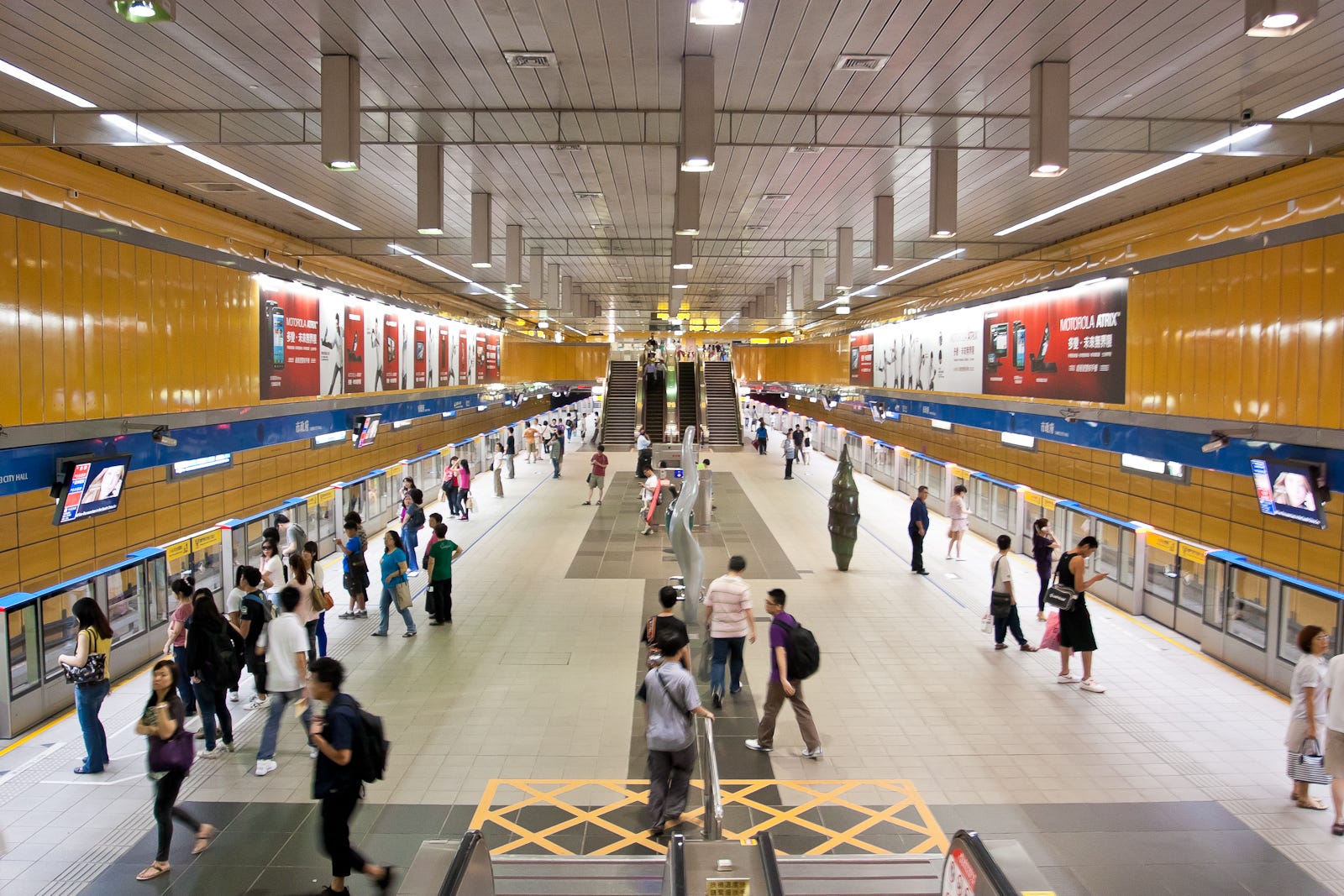 Transit in Taipei is How Multi-Modal Transit Should Look Like.