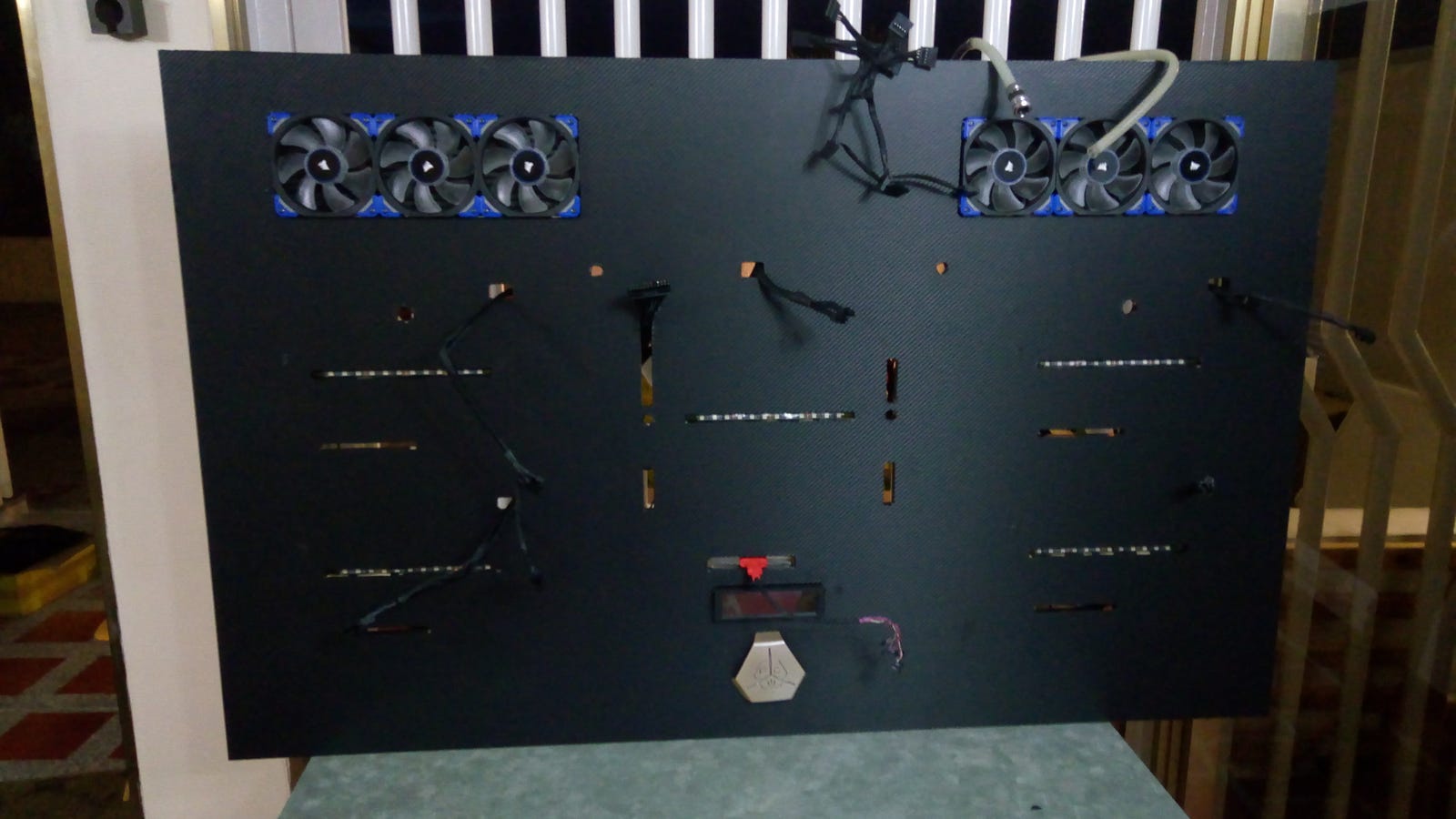 How to create a Crypto Miner from other World ( A PC Wall Mounted — DIY )