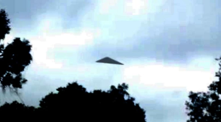 Video Of Triangle UFO Flying Over Texas – Ned Brighton – Medium