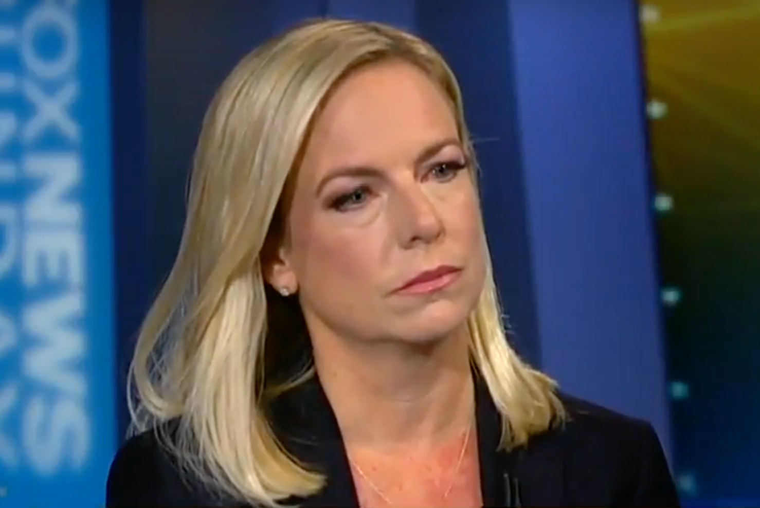 Body Language Analysis №4177: DHS Secretary Kirstjen Nielsen regarding ...