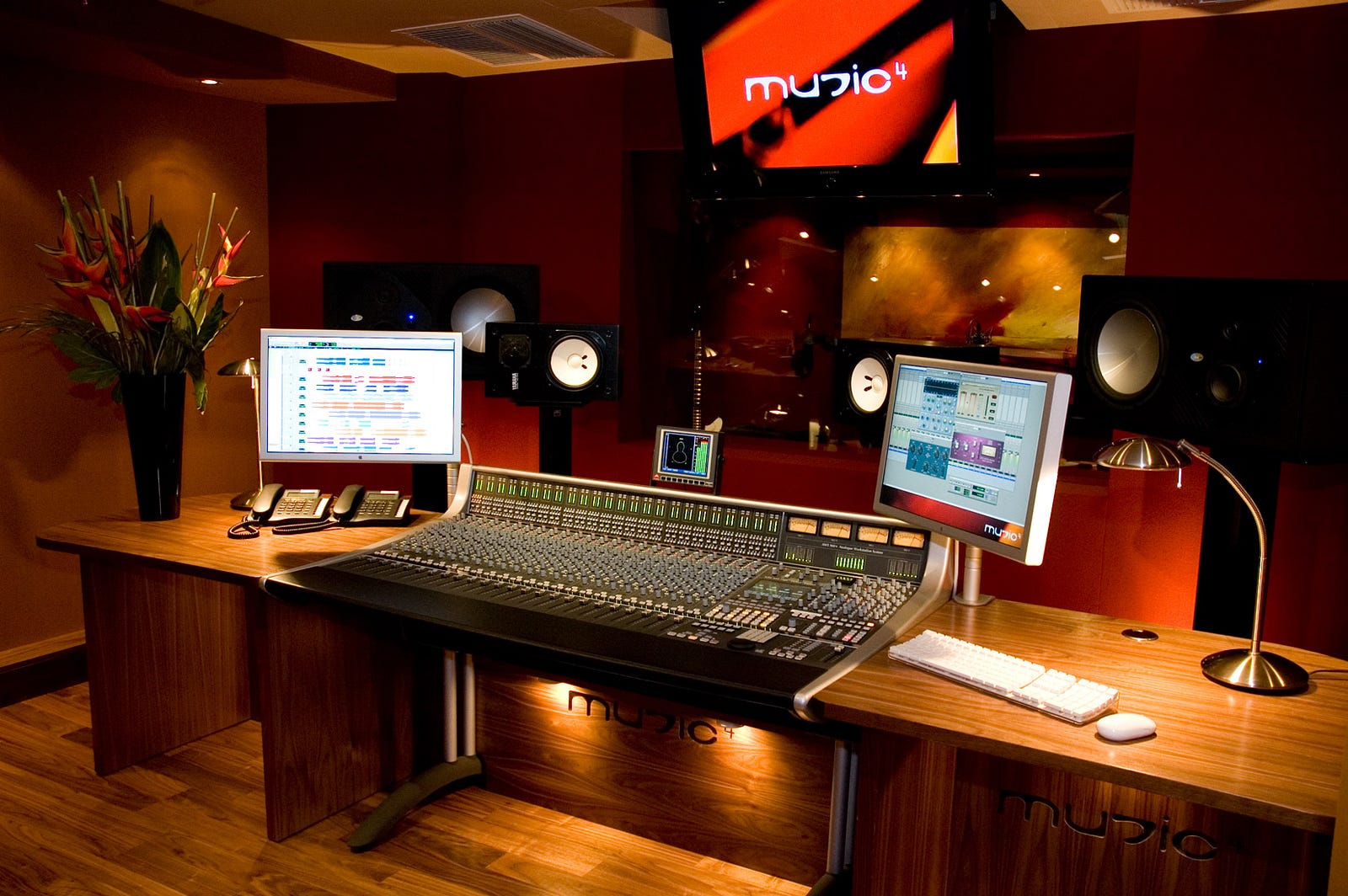 Big Studios Vs. Home Studios — Who Wins? – BusyWorksBeats – Medium