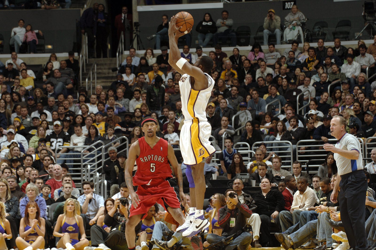81 vezes Kobe Bryant: 10 anos da marca histórica – HIGH FIVE – Medium