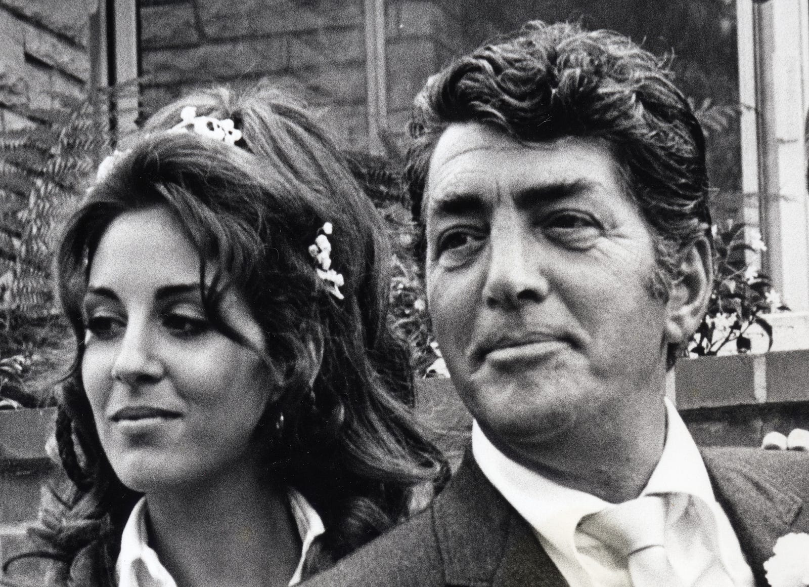 Deana Martin can’t help remembering the swingin’ King of Cool