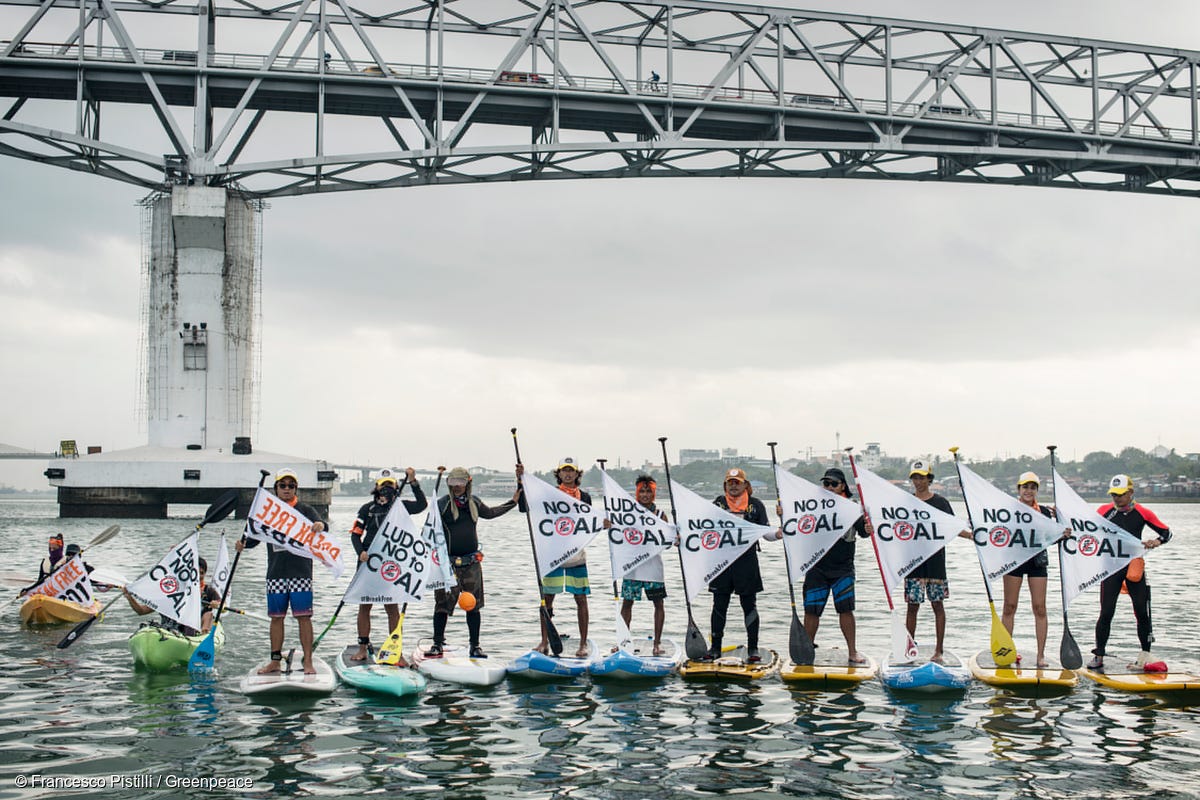Break Free! Tens of thousands take peaceful action against fossil fuels