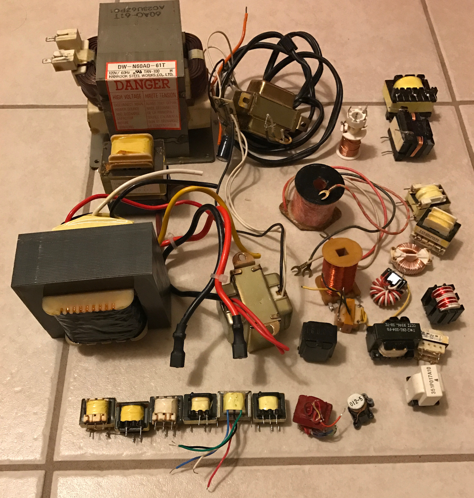 Electronic project kits: hands on with a vintage 160-in-1