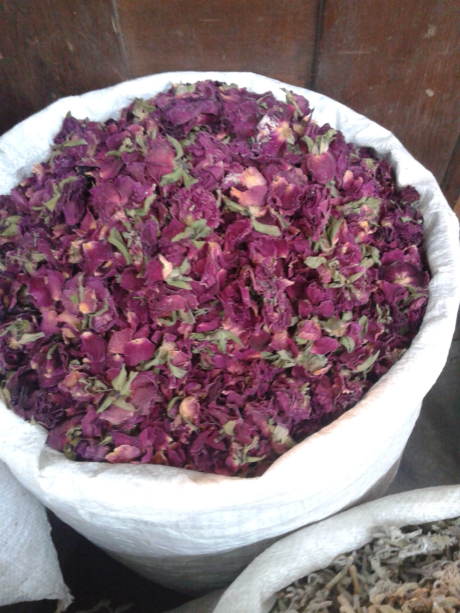 The Syrian Herbal Tea (Zouhorat Shameea). – Invironment – Medium