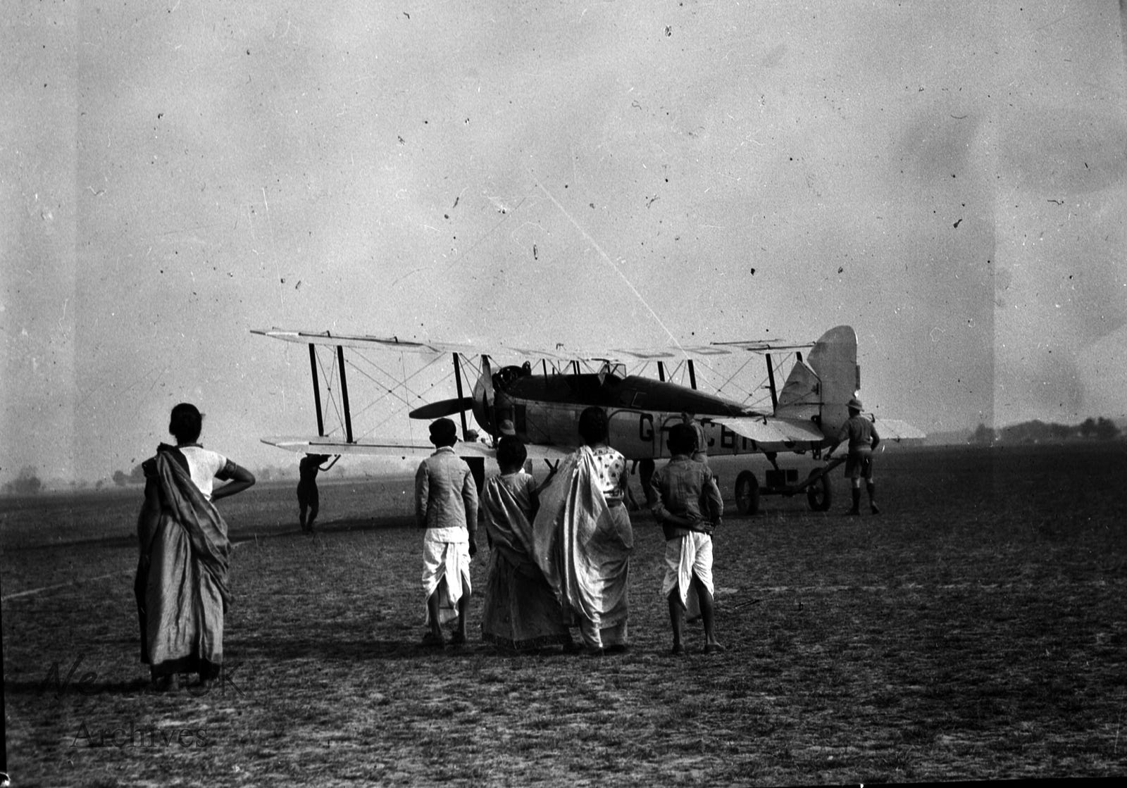 1933: First flight over Everest – News UK Archives – Medium