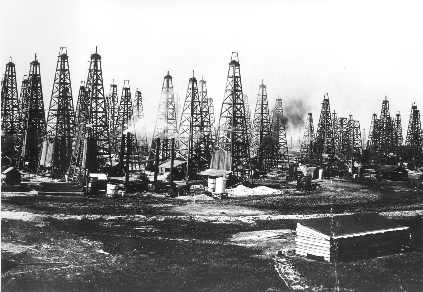 79 años de la explotación petrolera, ¿cuál es el legado real del ...