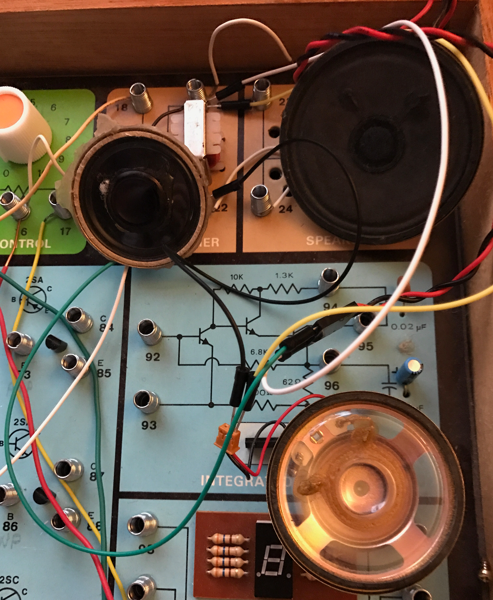 Electronic project kits: hands on with a vintage 160-in-1