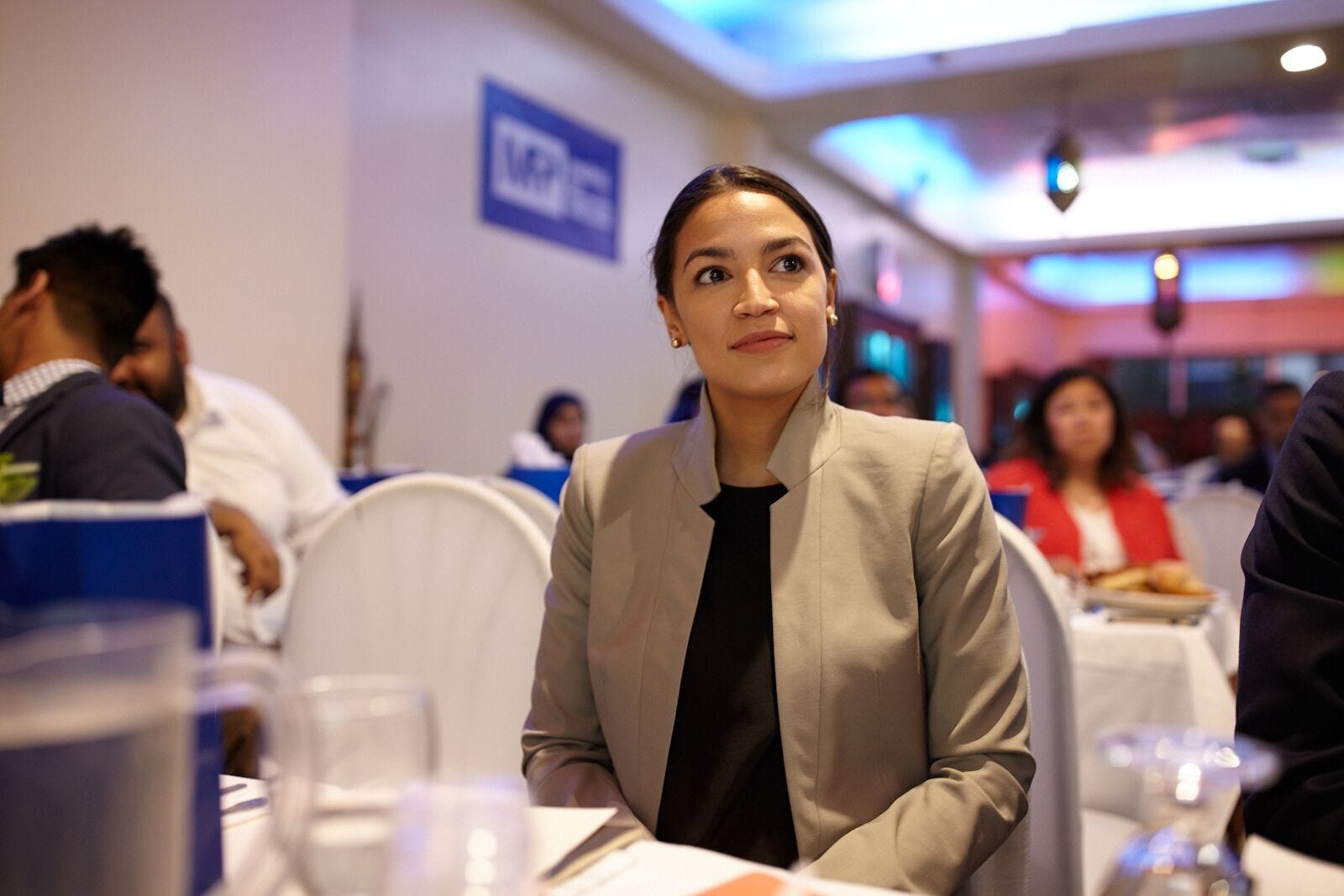¡Victoria! para Alexandria Ocasio-Cortez – The Progressive Teen – Medium