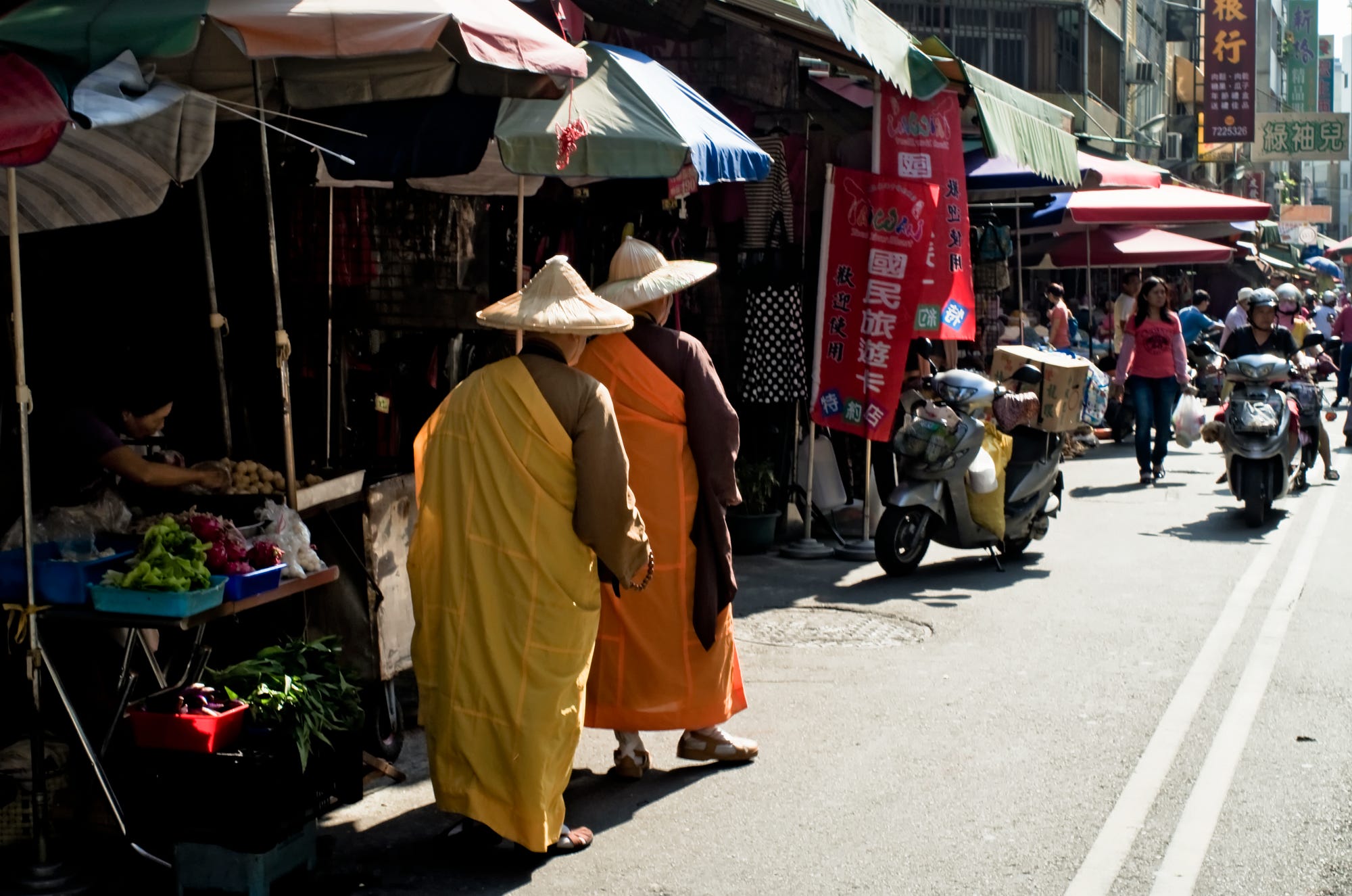 Monks and Nuns of Taiwan – Mark Forman @Bbluesman – Medium