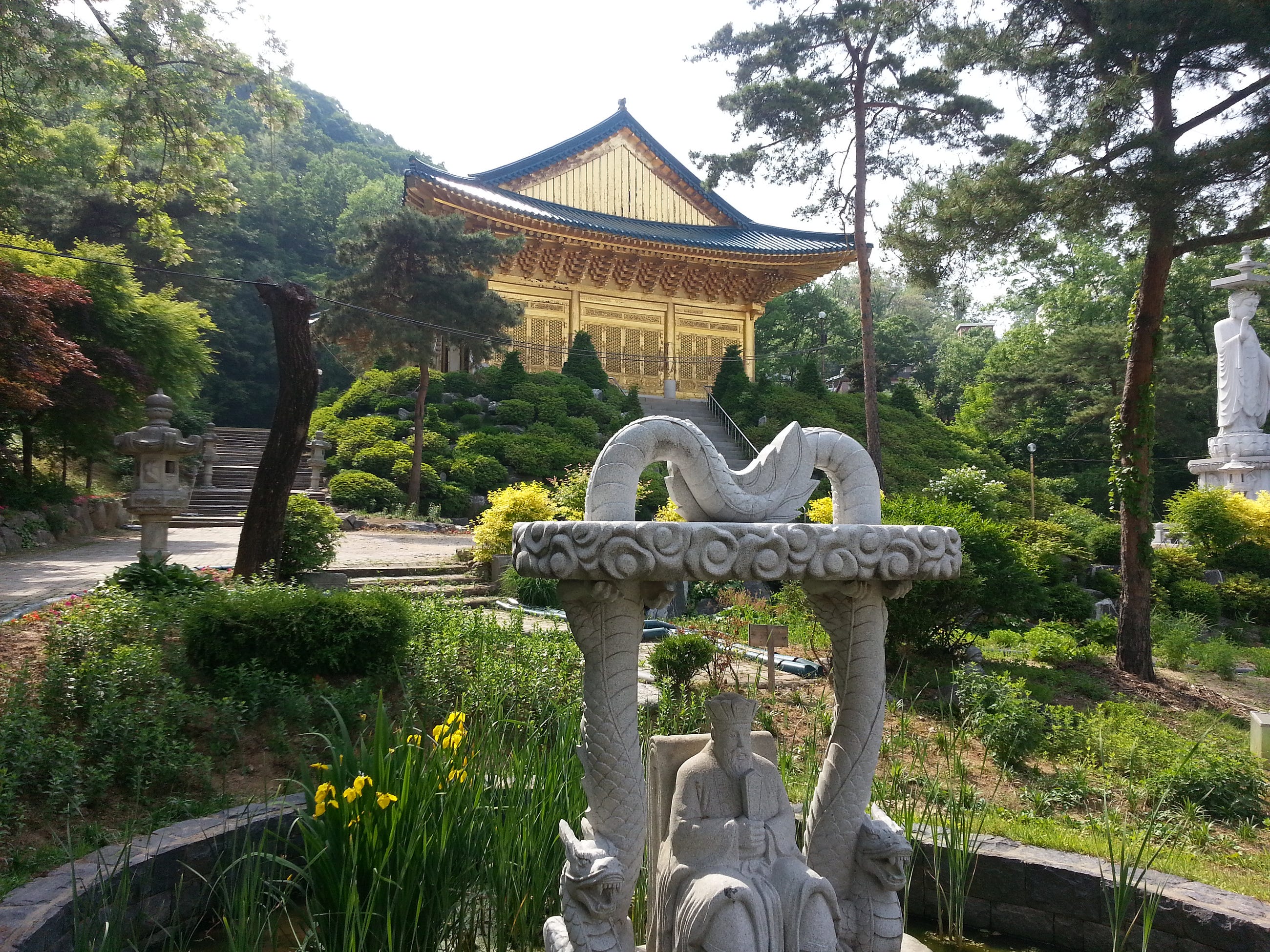 The 3 Korean Temples You Shouldn’t Miss – Explore. Everyday. – Medium