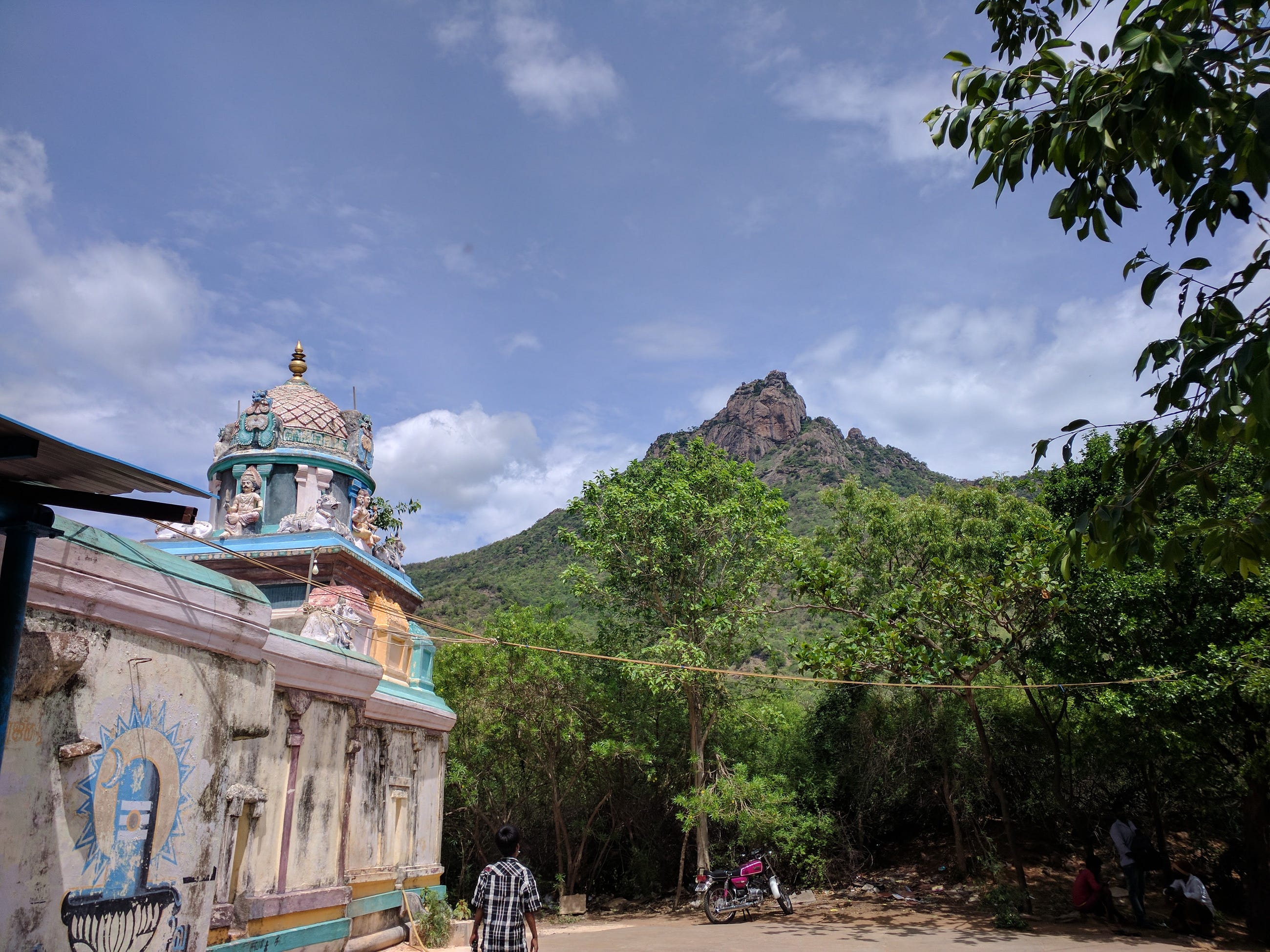 Climbing Parvathamalai – Matt Szaszko – Medium
