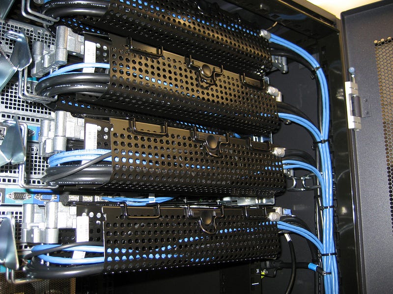 HOWTO: Server Cable Management – Standalone-SysAdmin