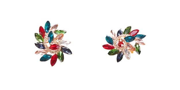 Most trending earrings of women in 2023 - TheOmniBuzz