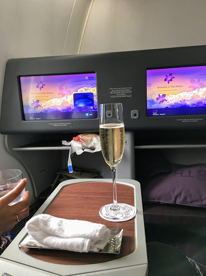 Thai Airways Business class fra Bali til Oslo — en småbarnsfamilies ...