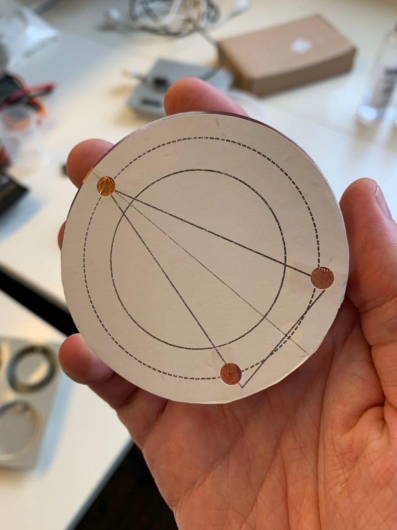 Building your own interactive touchscreen table with object recognition