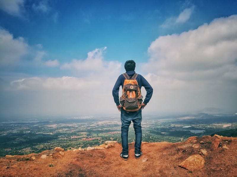 5 Travel Essentials Every Adventurer Needs